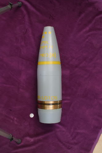 A rare item-155 MM SMK-WP Smoke White Phosphorus paint job faithfully ...